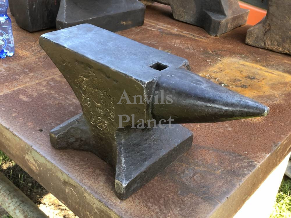 SOLD - 71 lbs Extra small perfect S&H anvil - Anvils Planet